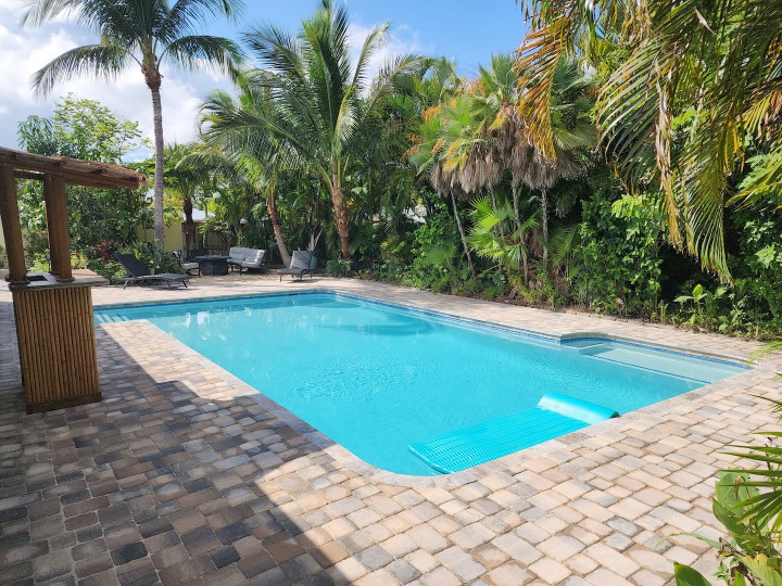 Thumb Point Oasis W/heated Pool- Walk To Beach! - Fort Pierce, FL