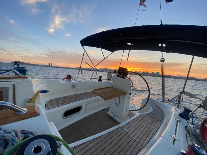-  Wind - Comodo Velero En Barcelona - Barcelona