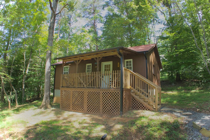 Brudy's Cabin Retreat - Pilot Mountain, NC