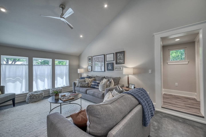 Modern Luxurious Home-w/game Room - Fredericksburg, TX