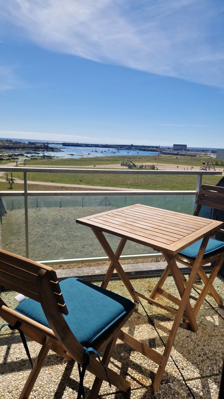 Beachfront | Balcony | Beach & Pool - Penmarch