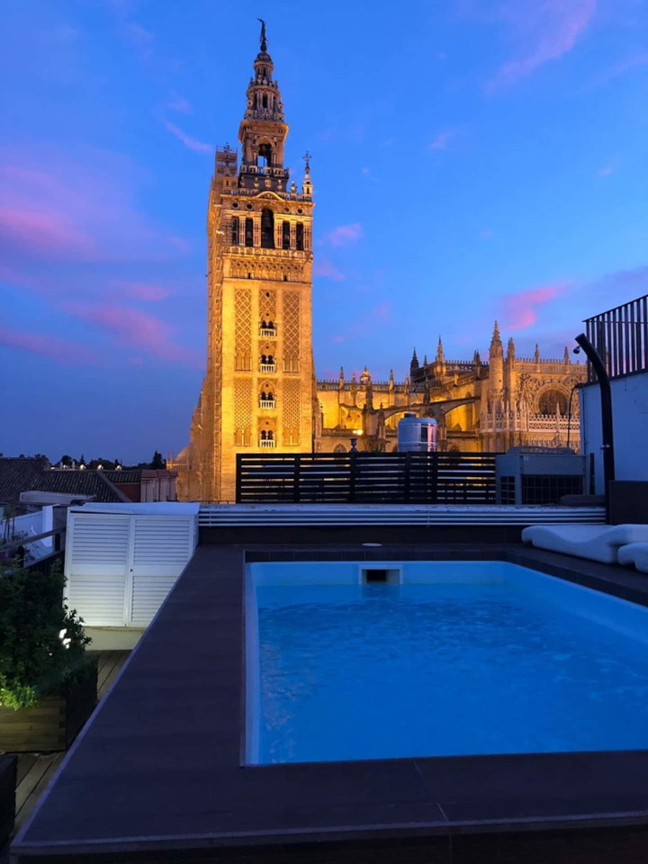 Cathedral Studio, Pool, Optional Parking - Seville