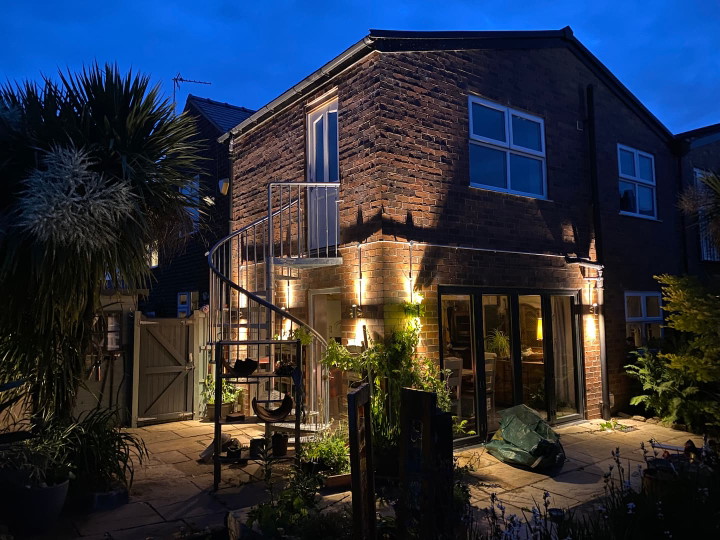 Lymm Art Staycation Suite - Free Parking - Altrincham