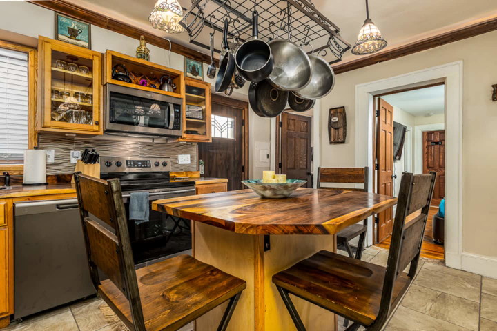 Peaceful 2 Br With Stunning Kitchen Prime Location - Dubuque, IA