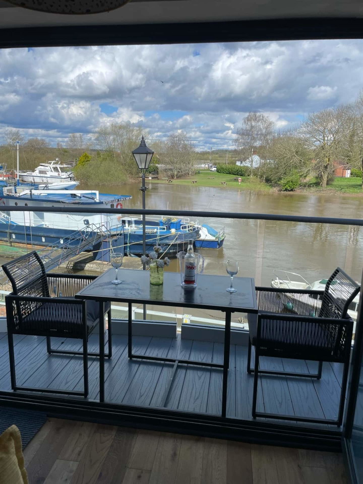 River Front Unique Stylish Home With Free Parking - Tewkesbury