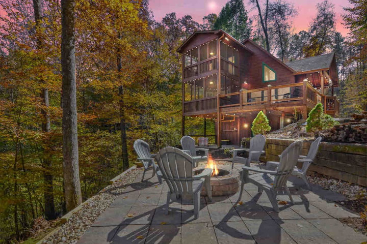 Bird Dog Lodge. Fire Pit & Hot Tub. Dogs Stay Free - Ellijay, GA
