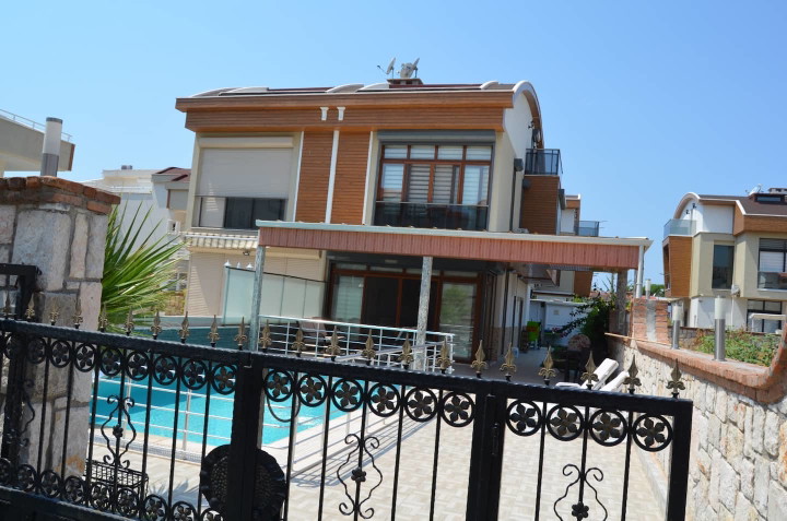 Didim Altınkumda Modern 4+1 Villa - Didim