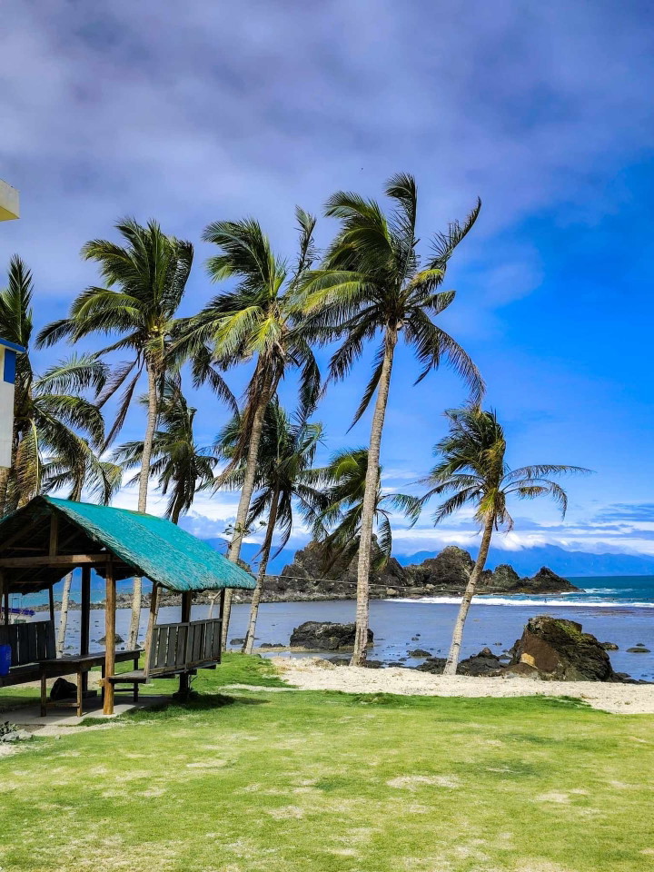 Beachfront (Duplex A)
2 Rooms W/ Kitchen & Cottage - Baler