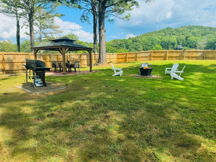Lake Guntersville Cabin Pet Friendly Boat Parking - Alabama