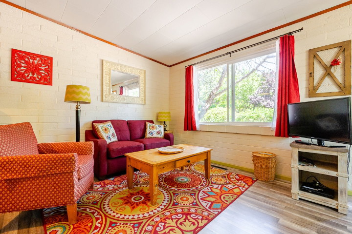 Colorful 1bd Suite M - No Cleaning Fee - Moab, UT