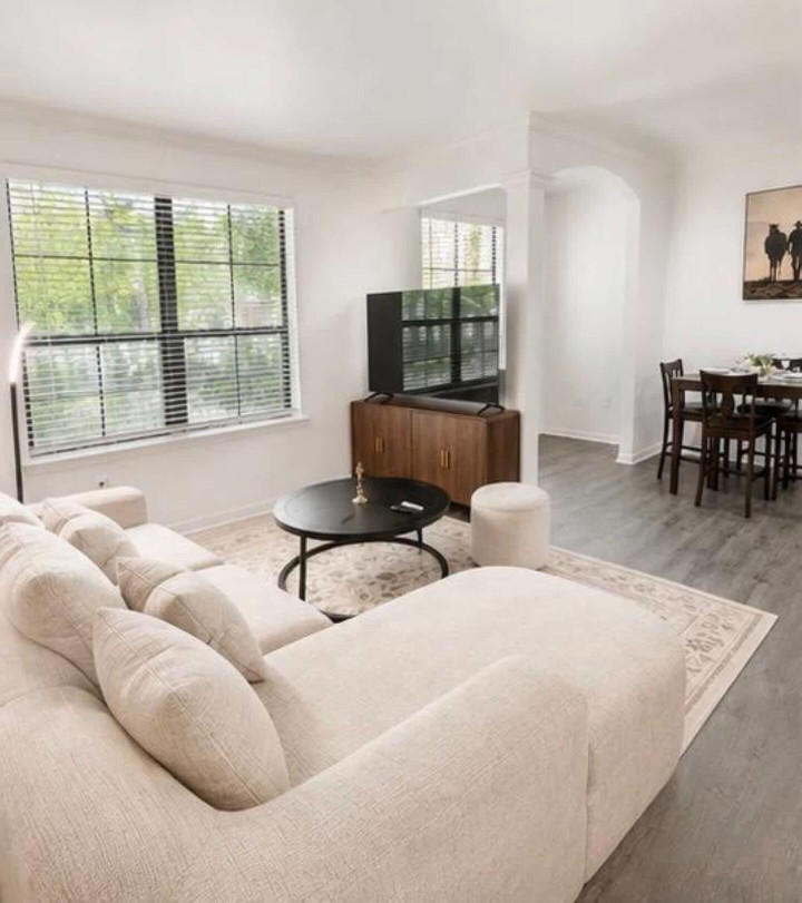 Resort-style 1br Pool, Gym & Movie Theater - The Woodlands, TX
