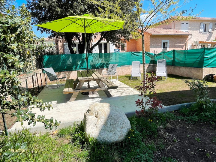 T2 Avec Petit Espace Extérieur Et Parking à Corte - Corte