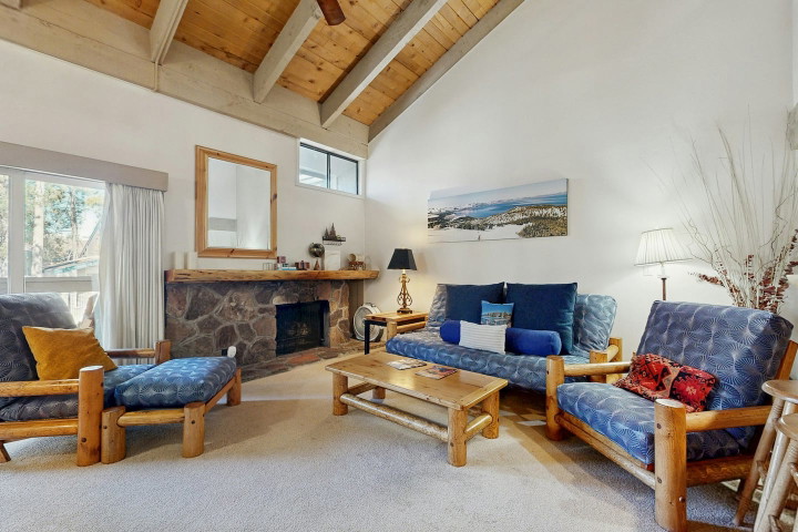 1br Lakefront | Firepit | Pool | Beach Access - South Lake Tahoe, CA