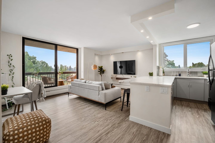 Modern & Bright | Super Central |Corner Unit - Calgary