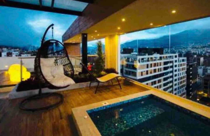 Privileged, Excellent View And Location In Quito - Quito