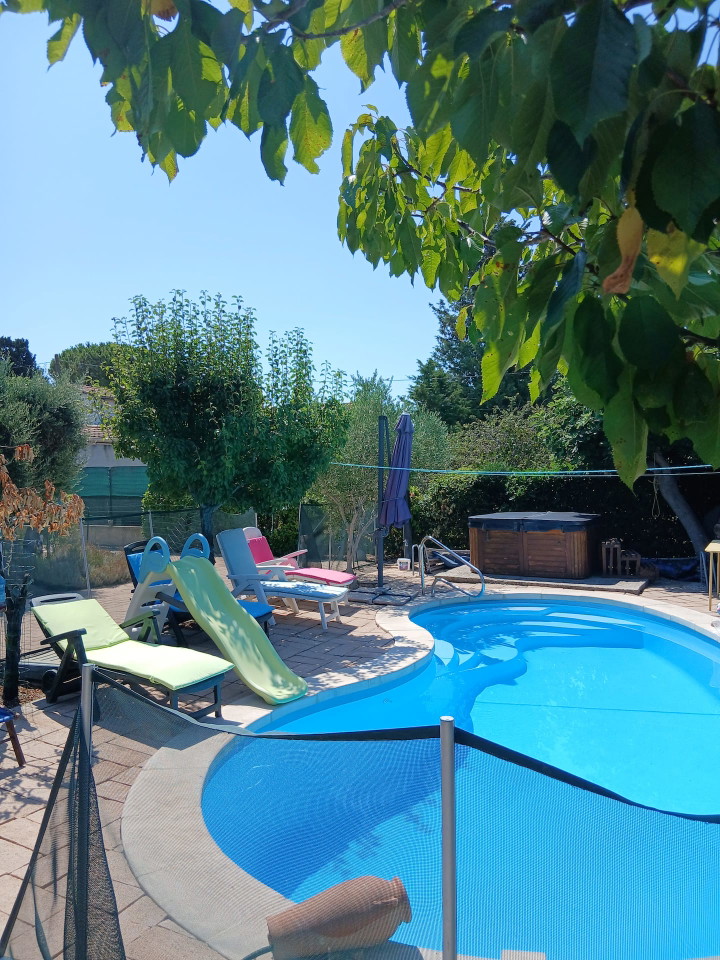 Chalet Piscine Clim. 2 Chambres Provence Au Calme - Avignon