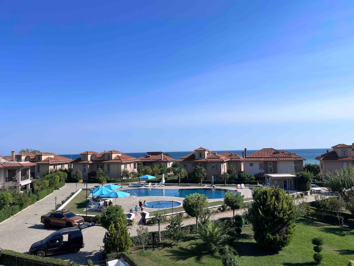 Beachfront Duplex Apartment With Pool - Silivri