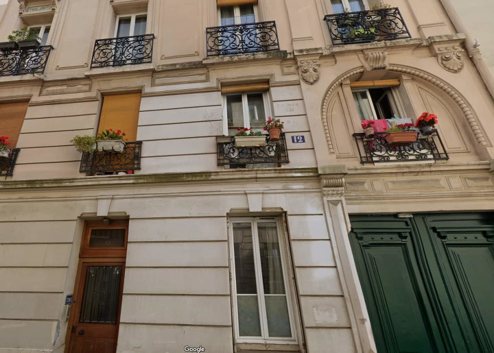 Two-room Apartment Peaces With View - Paris