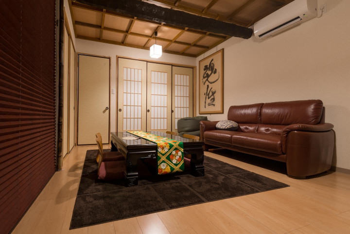 Kyoto-gojo Villa Near Station And Kamogawa River - Kyoto