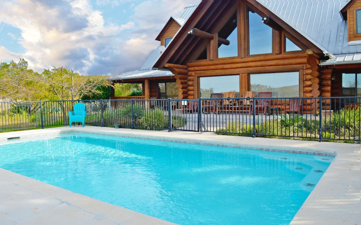 Group Getaway! 5br+loftpoolnear Lake Lbj - Marble Falls, TX