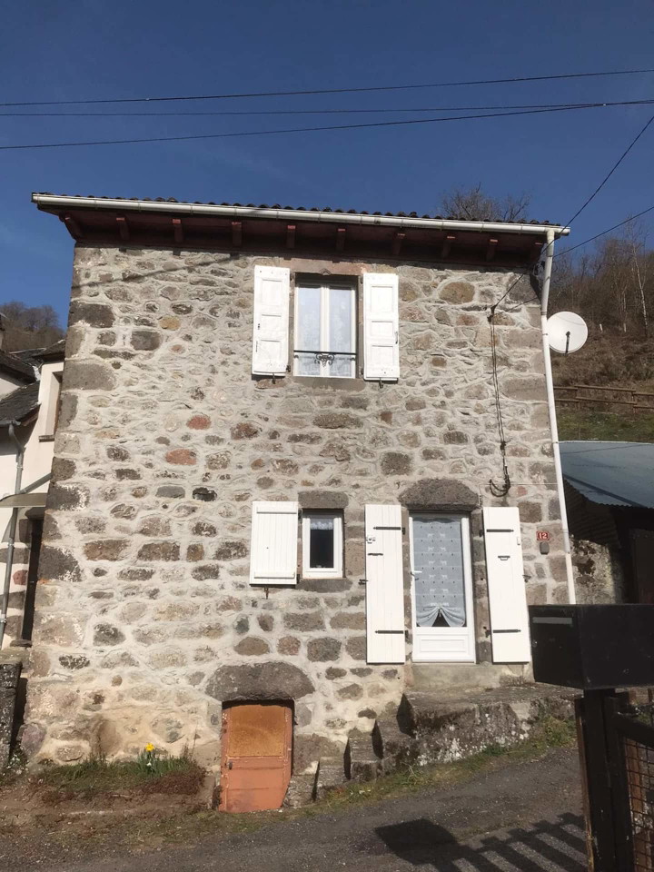 Maison Auvergnate Traditionnelle Récemment Rénovée - Cantal