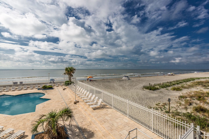 Stay @ Sunset On The Rox! Oceanfront Folly - Kiawah Island, SC
