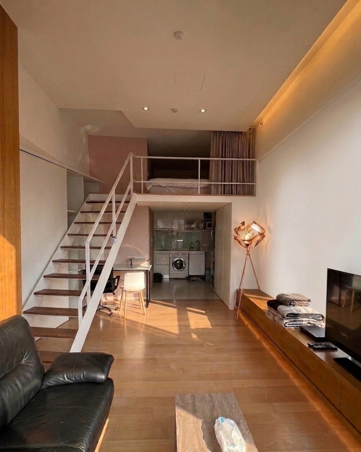 Sunlit Loft  High Ceiling  Minimal & Cozy - Da’an District