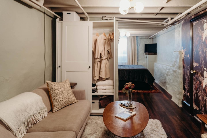 Unwind At The Alexander | A Speakeasy Style Suite - Philadelphia, PA