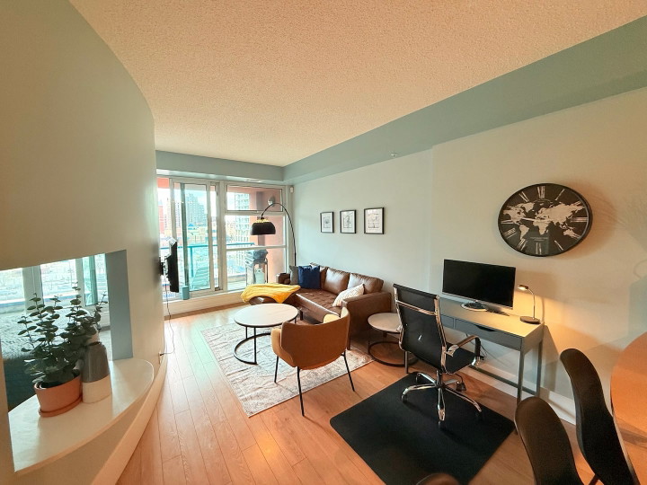 Logement De Luxe Au Bord De L'eau &nbsp;Parking Souterrain Gratuit &nbsp;Chiens Acceptés - Calgary