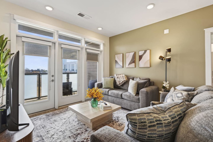 Queen City Breeze | Free Parking, Pool, Walkable -