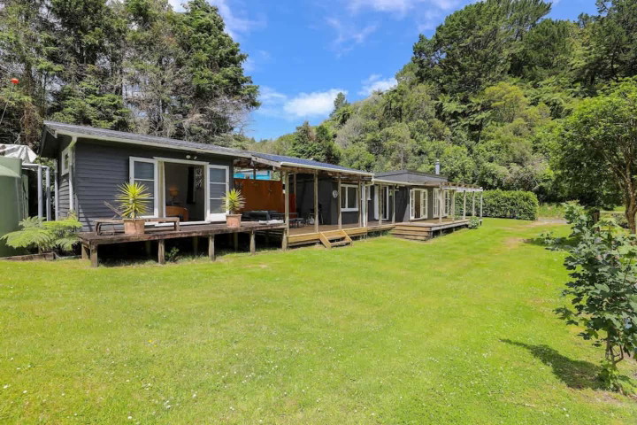 Back Of Beyond - Lake Rotoehu, Kayaks, Sleeps 6 - Kawerau