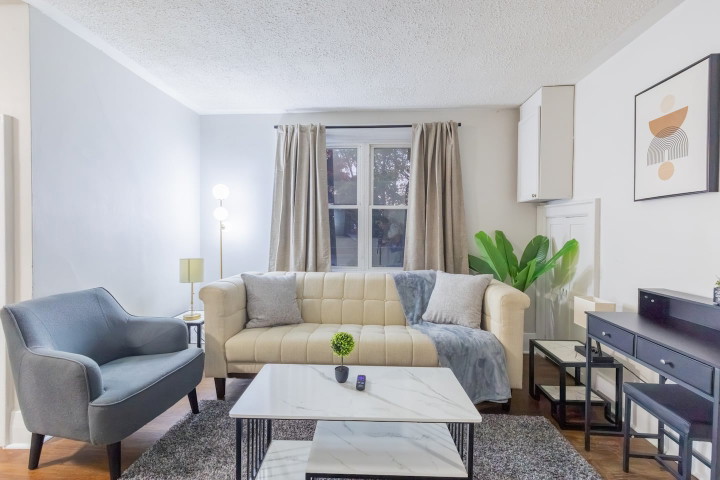 Lit King Size Confortable + Cuisine Complète | 3 Min > Argyle Mall - London, Ontario