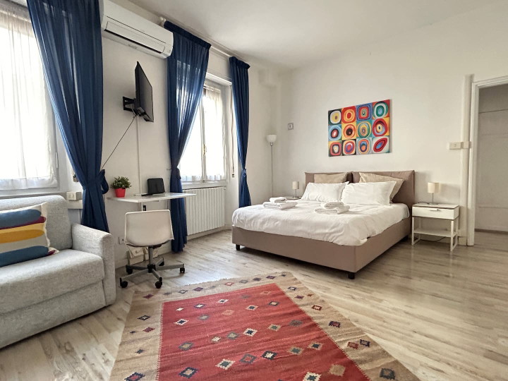 Fedrica's Ponte Vecchio Apartment - Florence