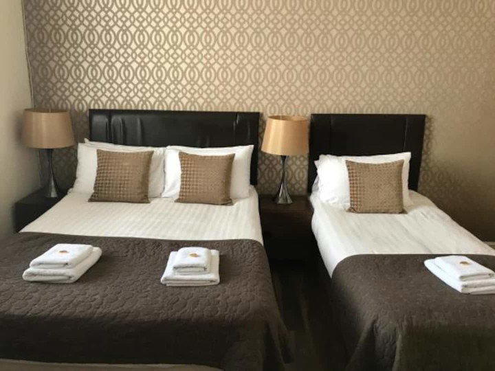 Modern Triple Studio Zone 2 Hammersmith (9) - Notting Hill