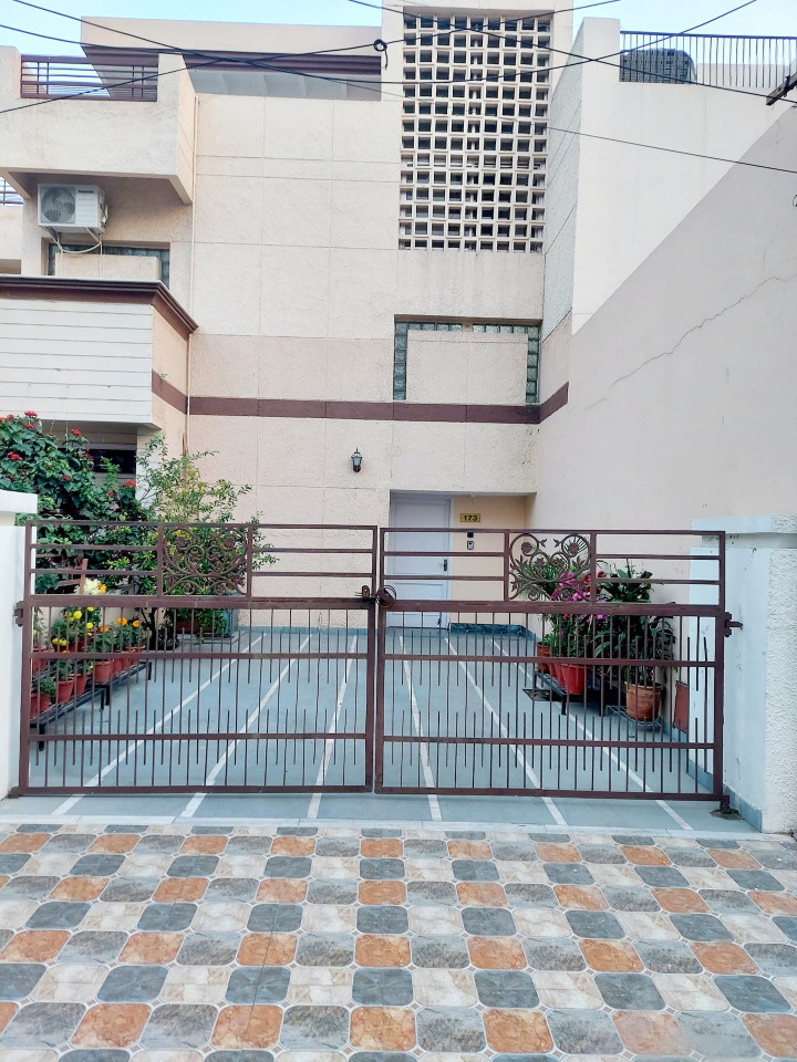 Most Peaceful 3 Bhk Complete Place- 1st & 2nd Flr - Sahibzada Ajit Singh Nagar