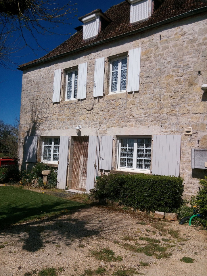 Charming Comfortable House And Amenities - Martel