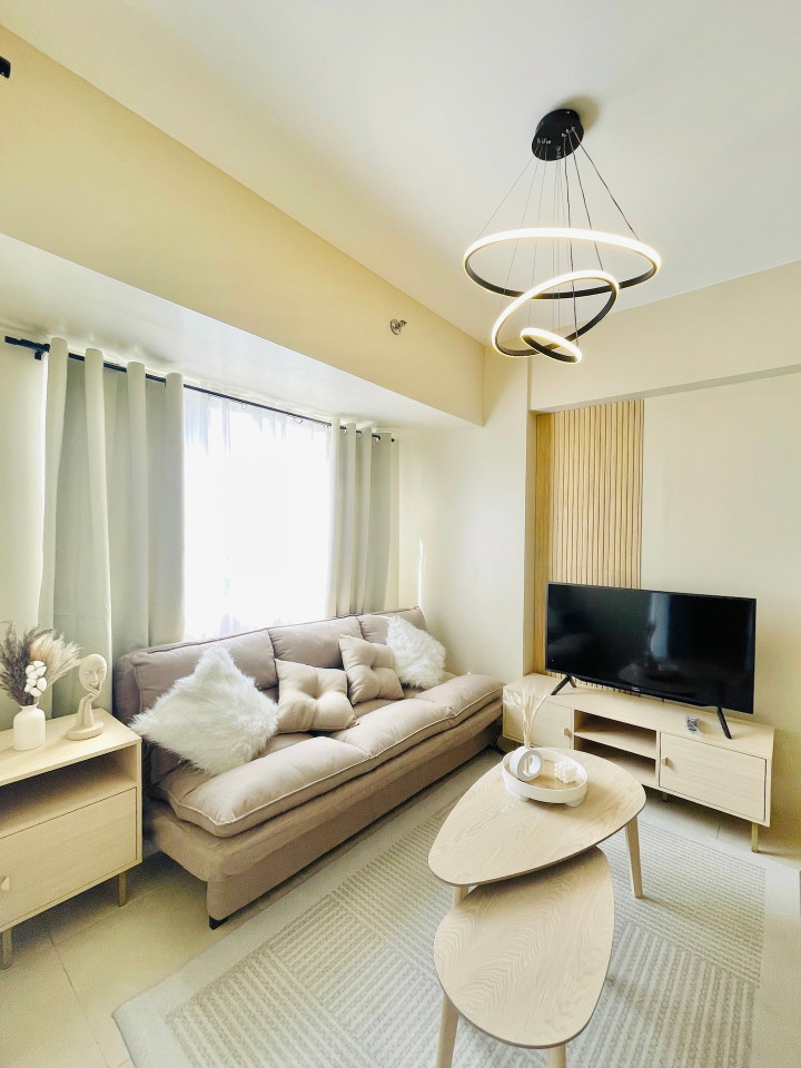 * *S2 Chic Minimalist Escape - Iloilo City