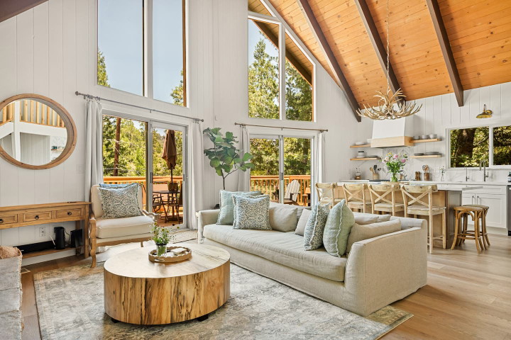 Luxury A-frame + Hot Tub + Walk To Lake + Game Rm - Lake Arrowhead, CA