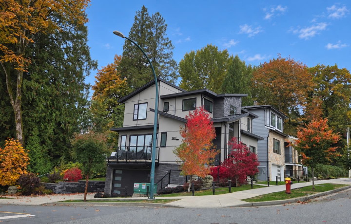 Creekside Upscale Private Oasis - Pitt Meadows