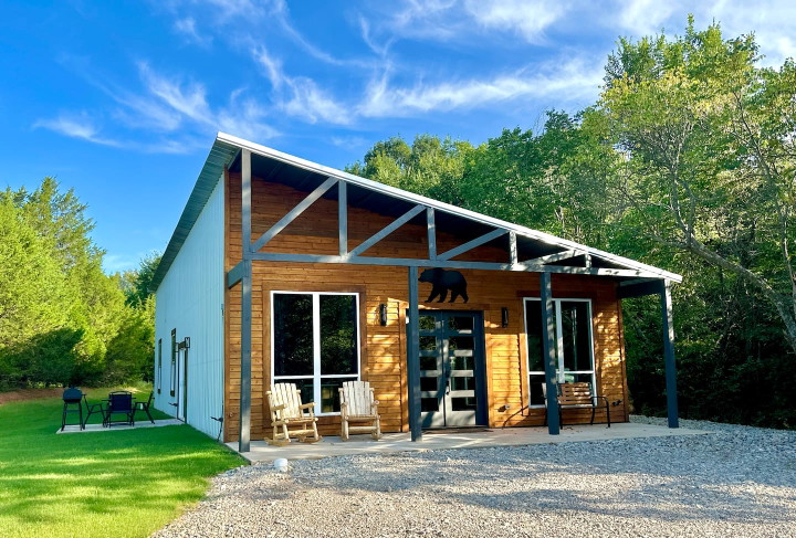Pool & Foosball Table | Soaking Tub | Bear Cabin - Oklahoma
