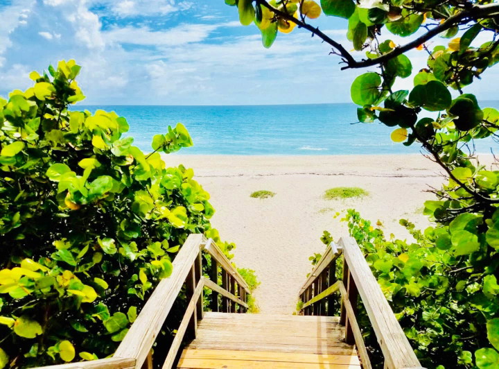 Prime Location. Steps To Beach. Hidden Gem Boutique Hotel - Palm Beach Gardens, FL