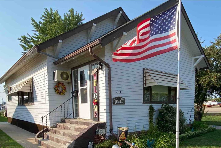 Original Charming 2 Bedroom Retreat - North Dakota