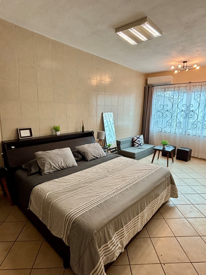 Ground Floor. King-size Bed & Garage. We Issue Receipts. - Tabasco