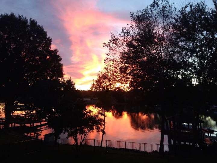 Lake Fun Time !! Waterfront Retreat! - Mooresville, NC