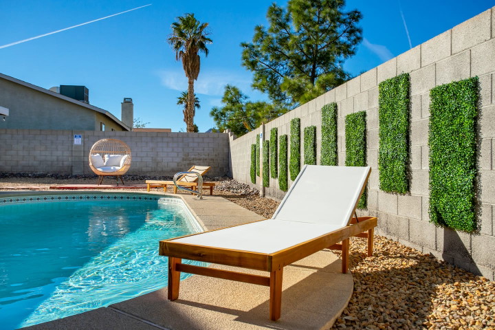 Pool Paradise - 4br Stunner W Peaceful Backyard - Lake Las Vegas, NV