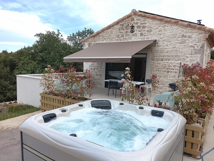 Logement Nature Jaccuzi Spa à 15 Min Arles Nîmes - Bellegarde