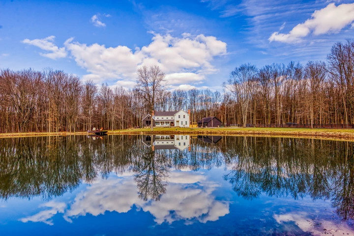 Spacious And Serene Luxury Home - Lake Milton, OH