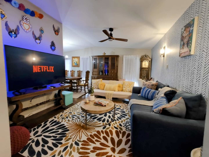 Cowboy Pool + Hot Tub In Frida Themed Retreat - New Braunfels, TX