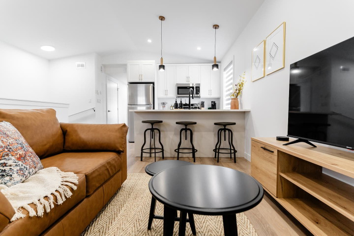 *Shop & Dine | Free Parking | 7 Min To Airport* - Winnipeg