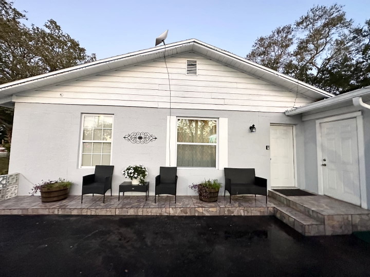 Newly Renovated Lovely Home - Clearwater, FL